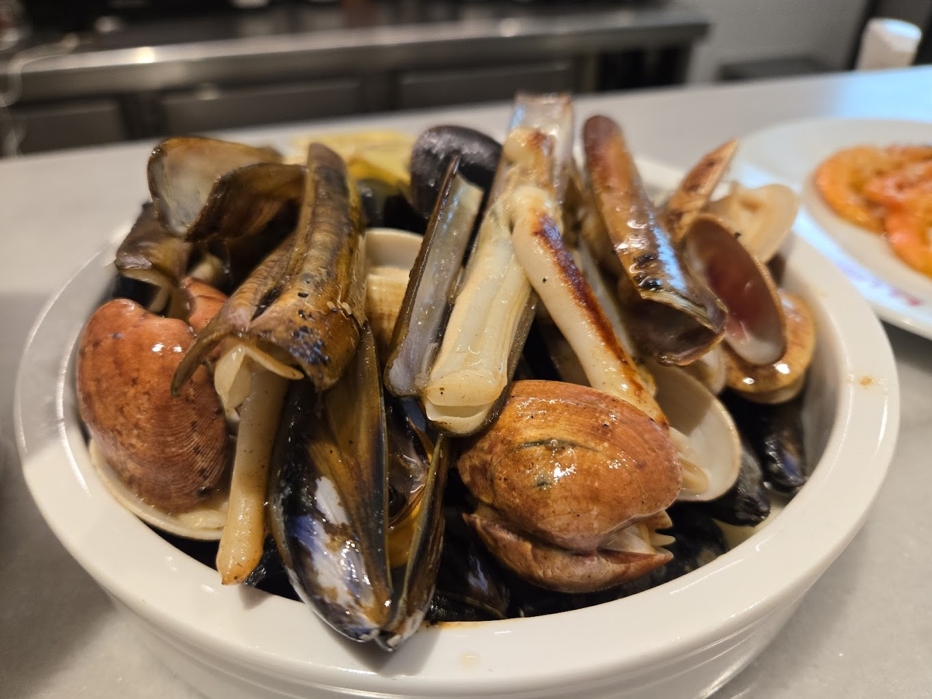 Découvrez Lluritu 3, le nouveau restaurant de fruits de mer de Barcelone