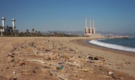 Serious pollution crisis on Barcelona's beaches